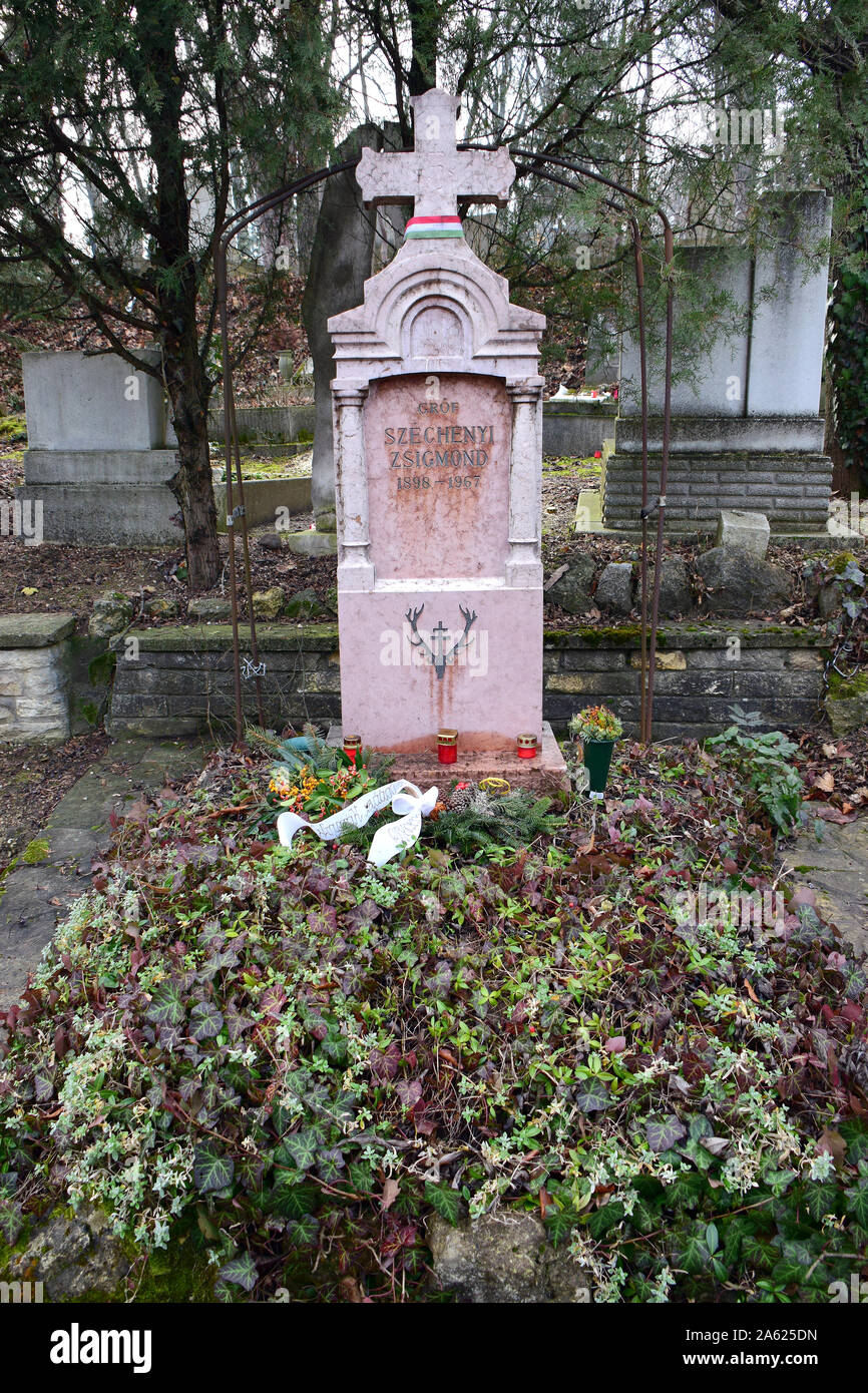 Farkasreti cemetery hi-res stock photography and images - Alamy