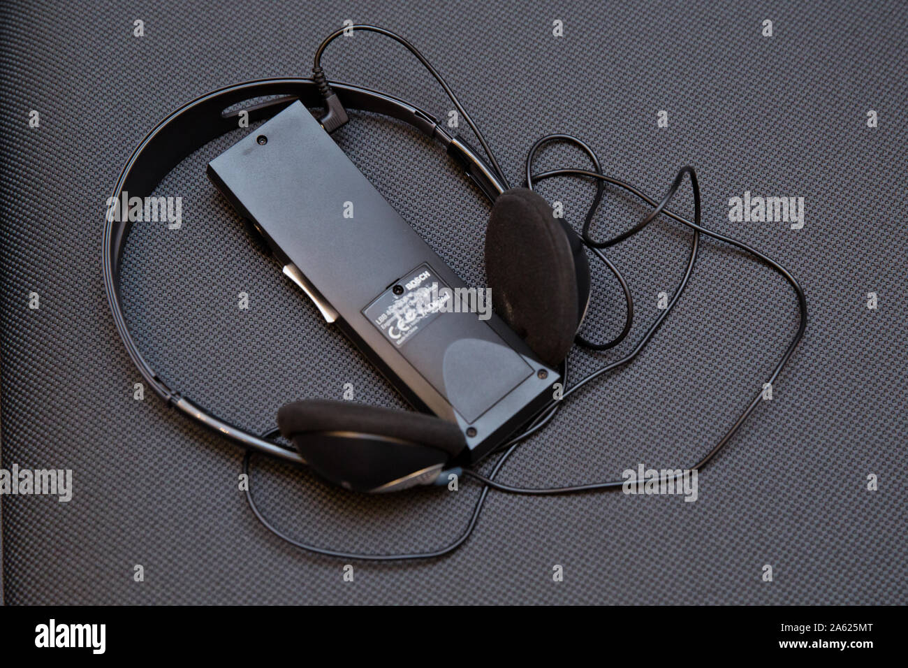 headphones used for simultaneous translation equipment simultaneous ...