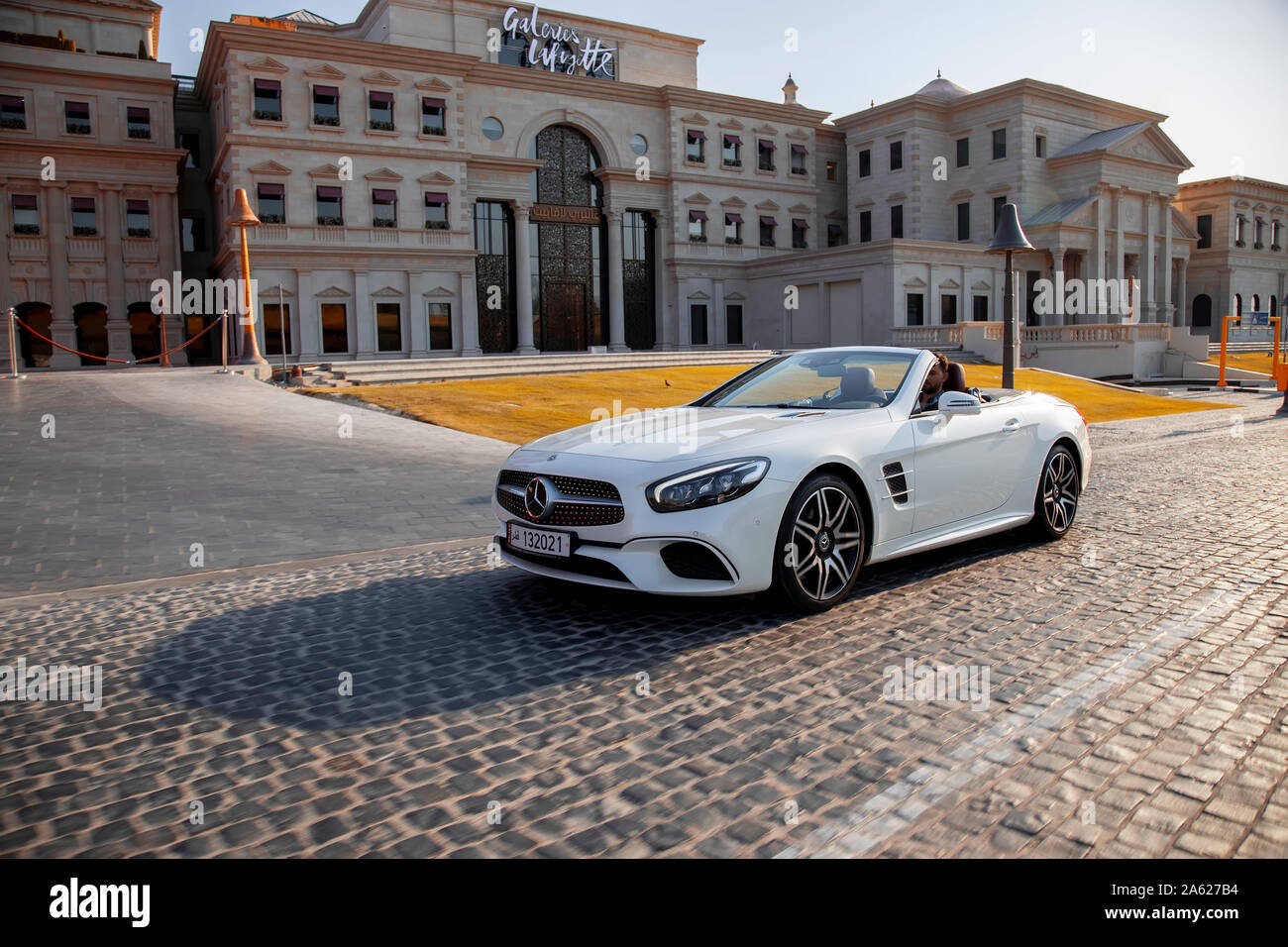 White Mercedes Benz SL500 Convert-able in Doha Qatar Stock Photo - Alamy