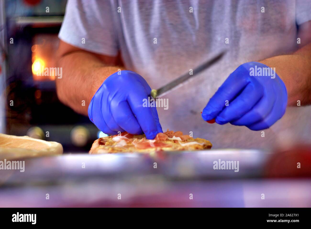 Making pizza hi-res stock photography and images - Alamy