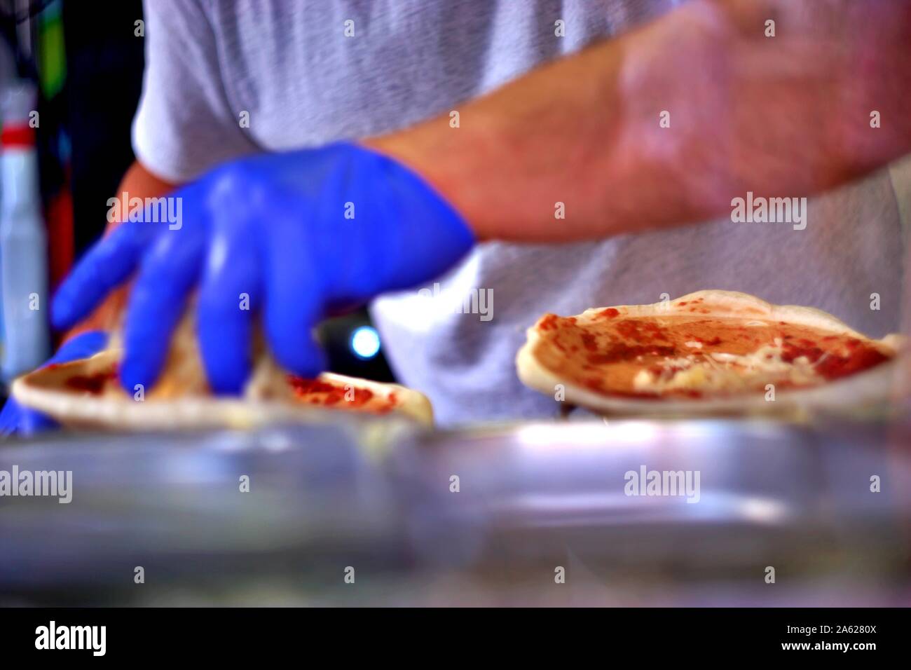 Pizza making man hi-res stock photography and images - Alamy