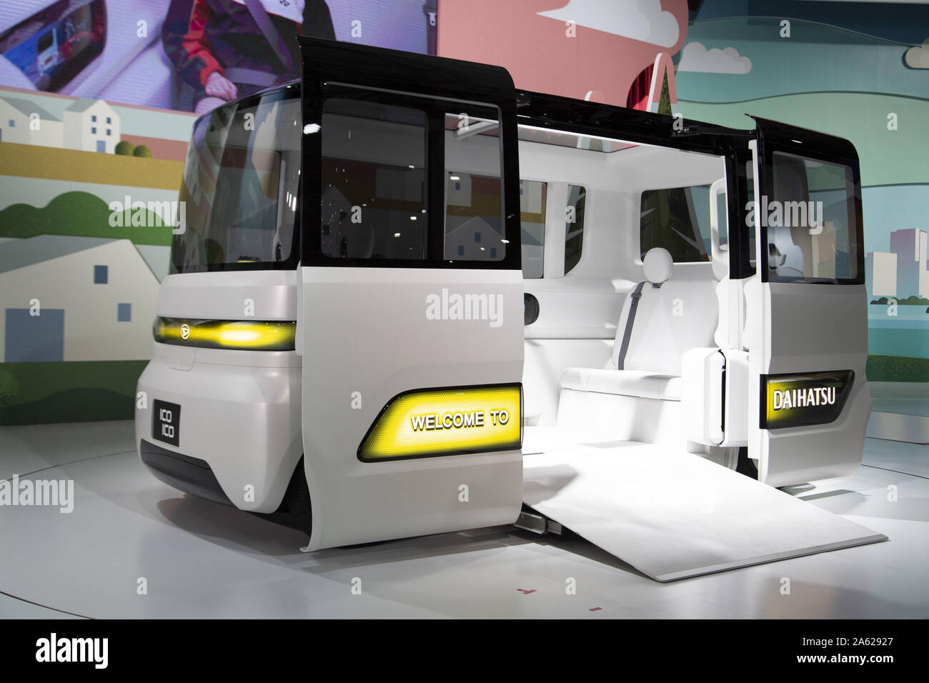 Tokyo, Japan. 23rd Oct, 2019. Daihatsu's ICO ICO car on display during ...