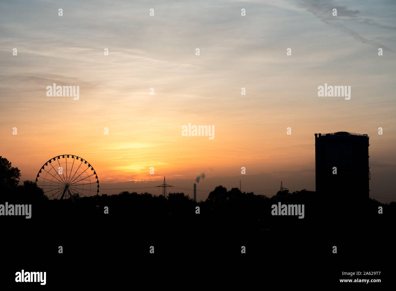 Gasometer silhouette hi-res stock photography and images - Alamy