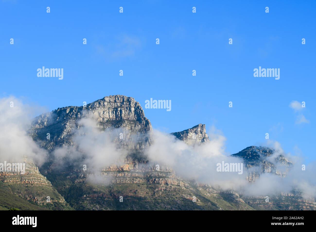 The 12 Apostles mountain peaks Stock Photo - Alamy