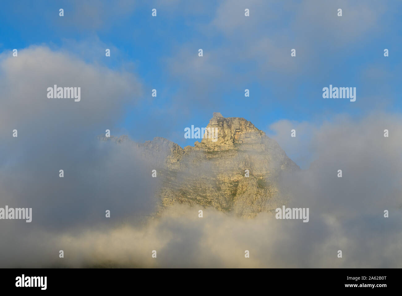 The 12 Apostles mountain peaks Stock Photo - Alamy