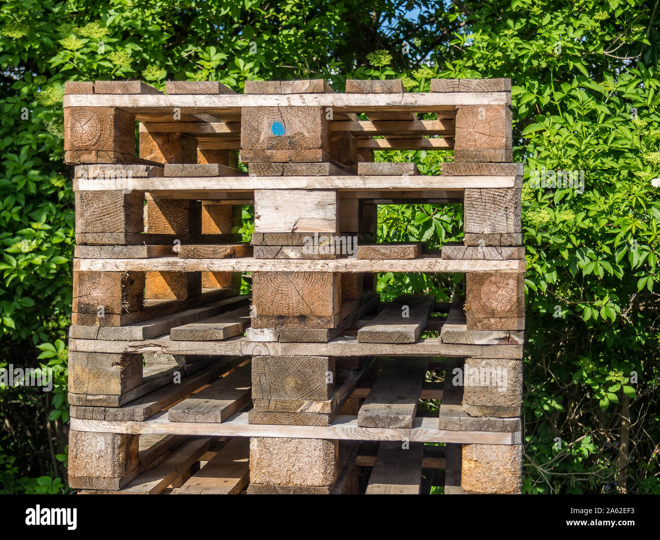 Euro pallets hi-res stock photography and images - Alamy