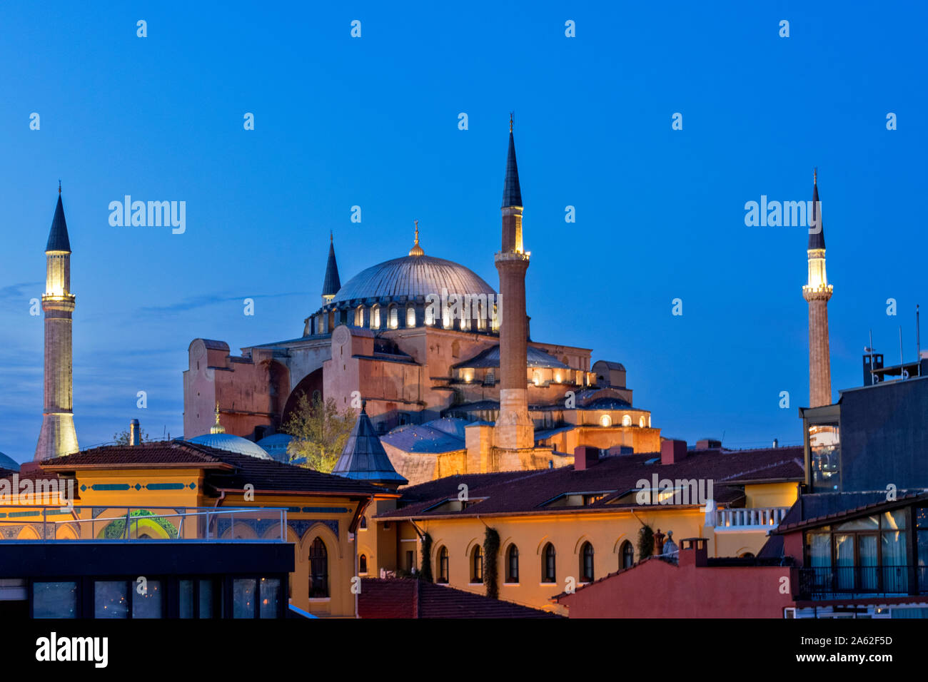 ISTANBUL TURKEY THE HAGIA SOPHIA BUILDING AND MINARETS AT DUSK Stock ...