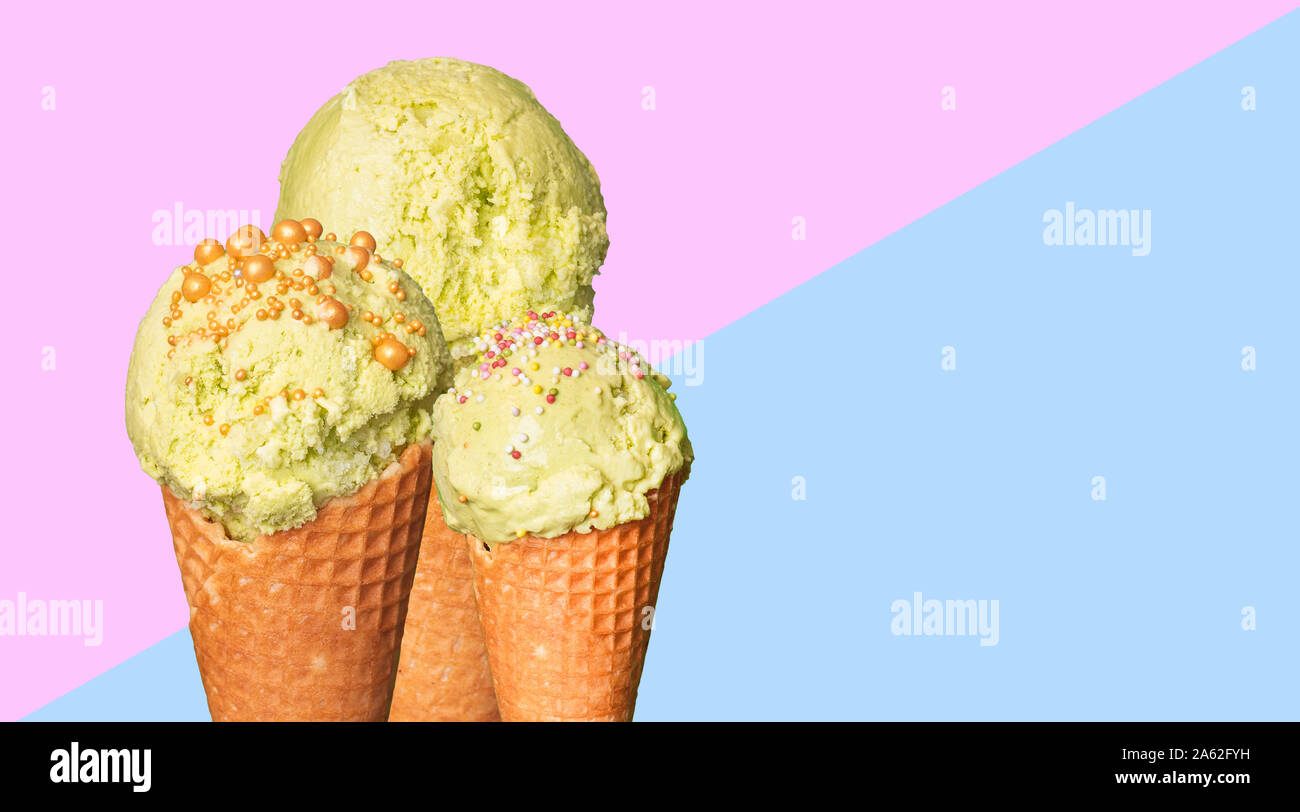 Two balls ice cream cone hi-res stock photography and images - Alamy
