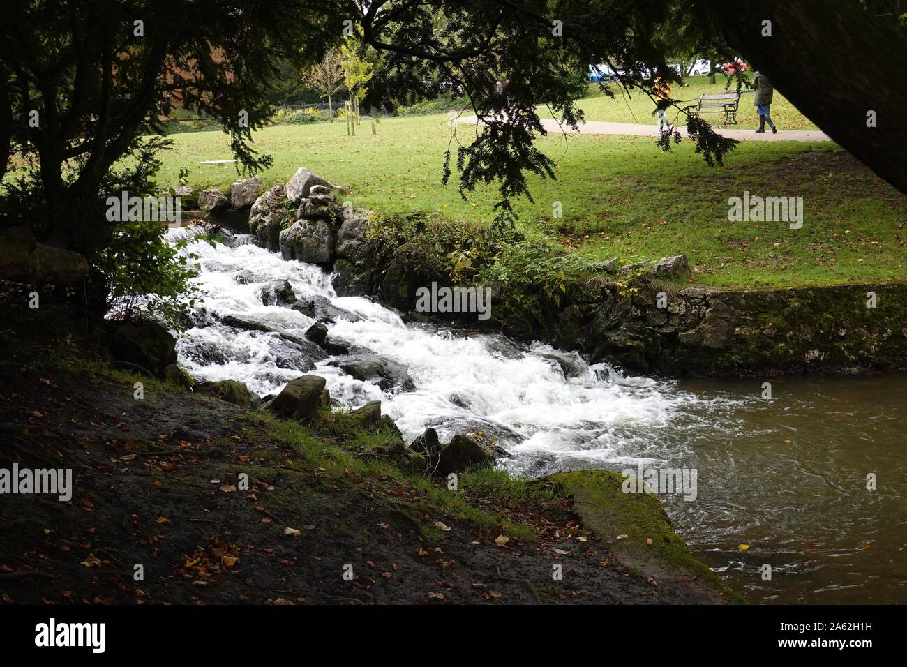 Stream through gardens hi-res stock photography and images - Alamy