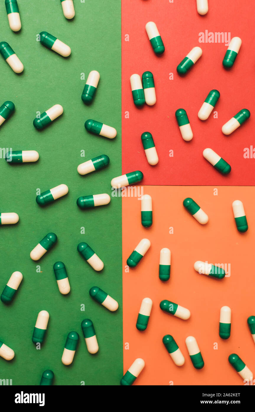 Pills pattern hi-res stock photography and images - Alamy