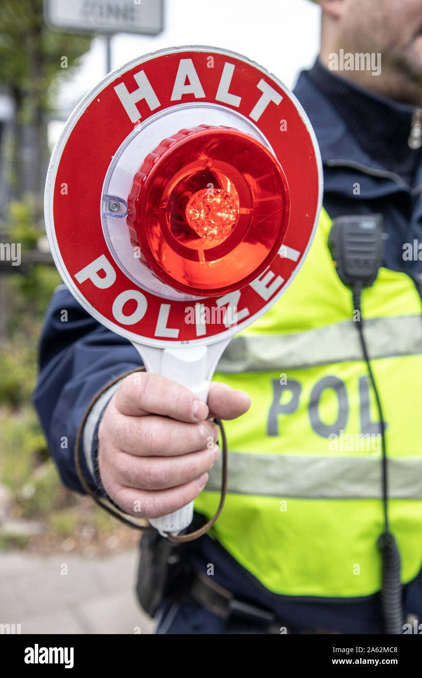 Policeman stopping a car hi-res stock photography and images - Alamy