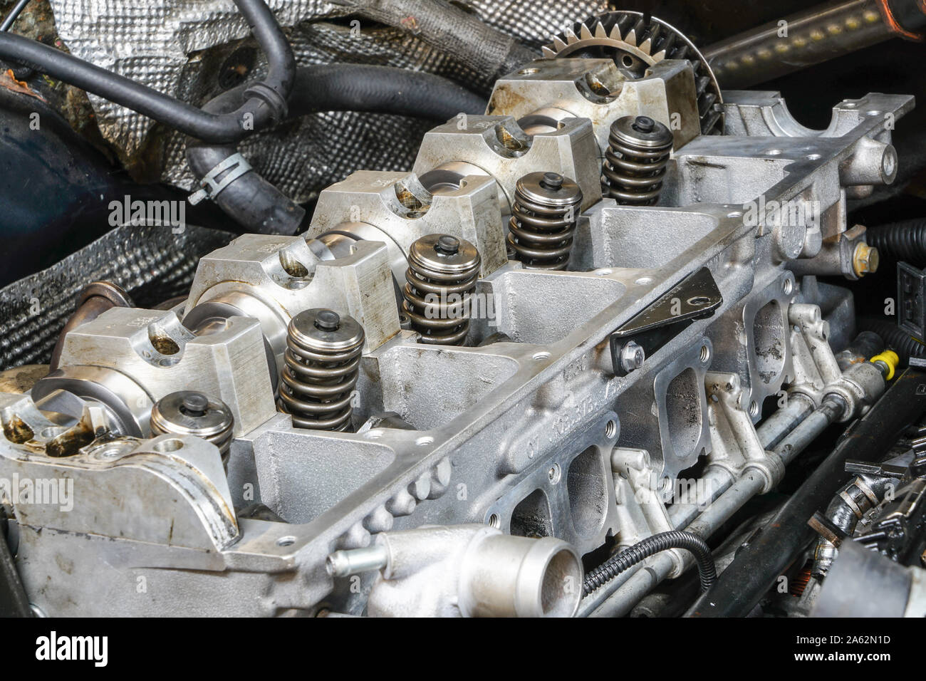 Car cylinder head valves hi-res stock photography and images - Alamy