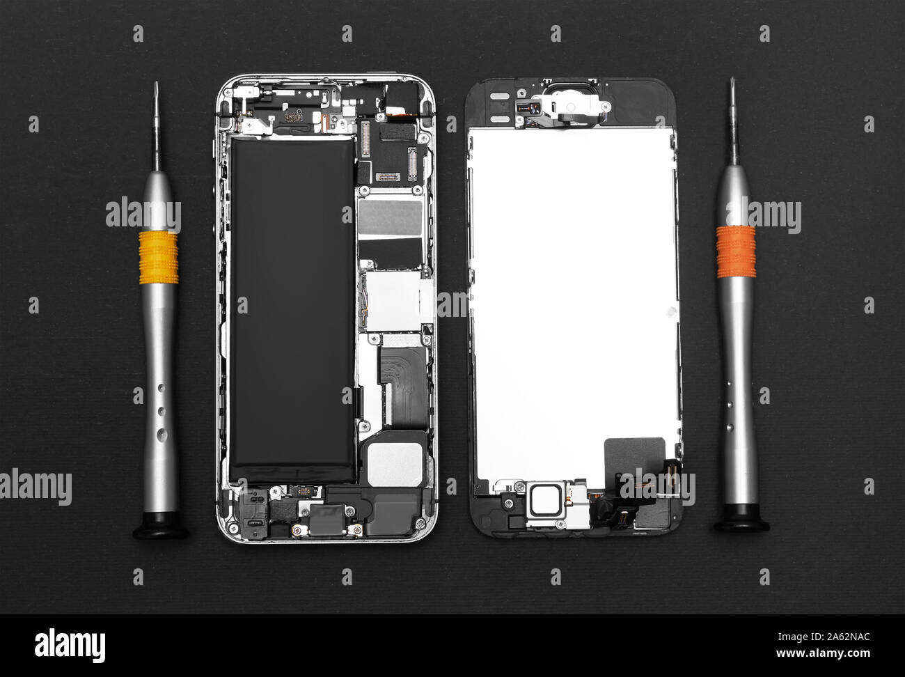 Disassembled mobile phone hi-res stock photography and images - Alamy