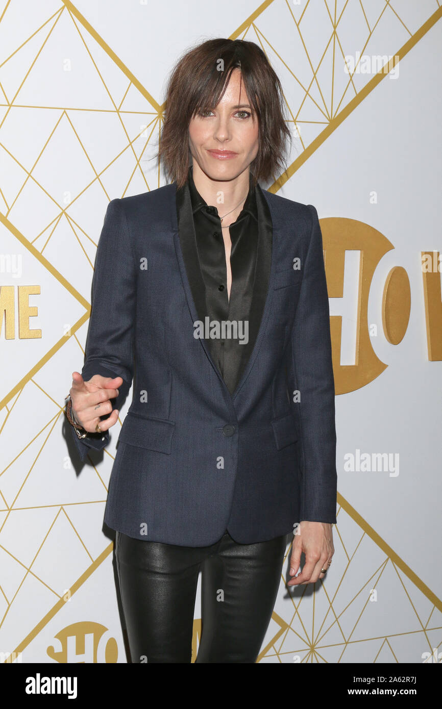 Kate Moennig Outfit