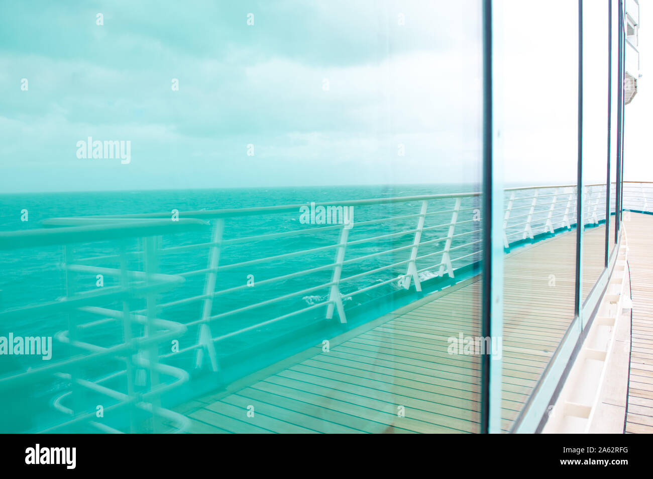 Big porthole windows hi-res stock photography and images - Alamy