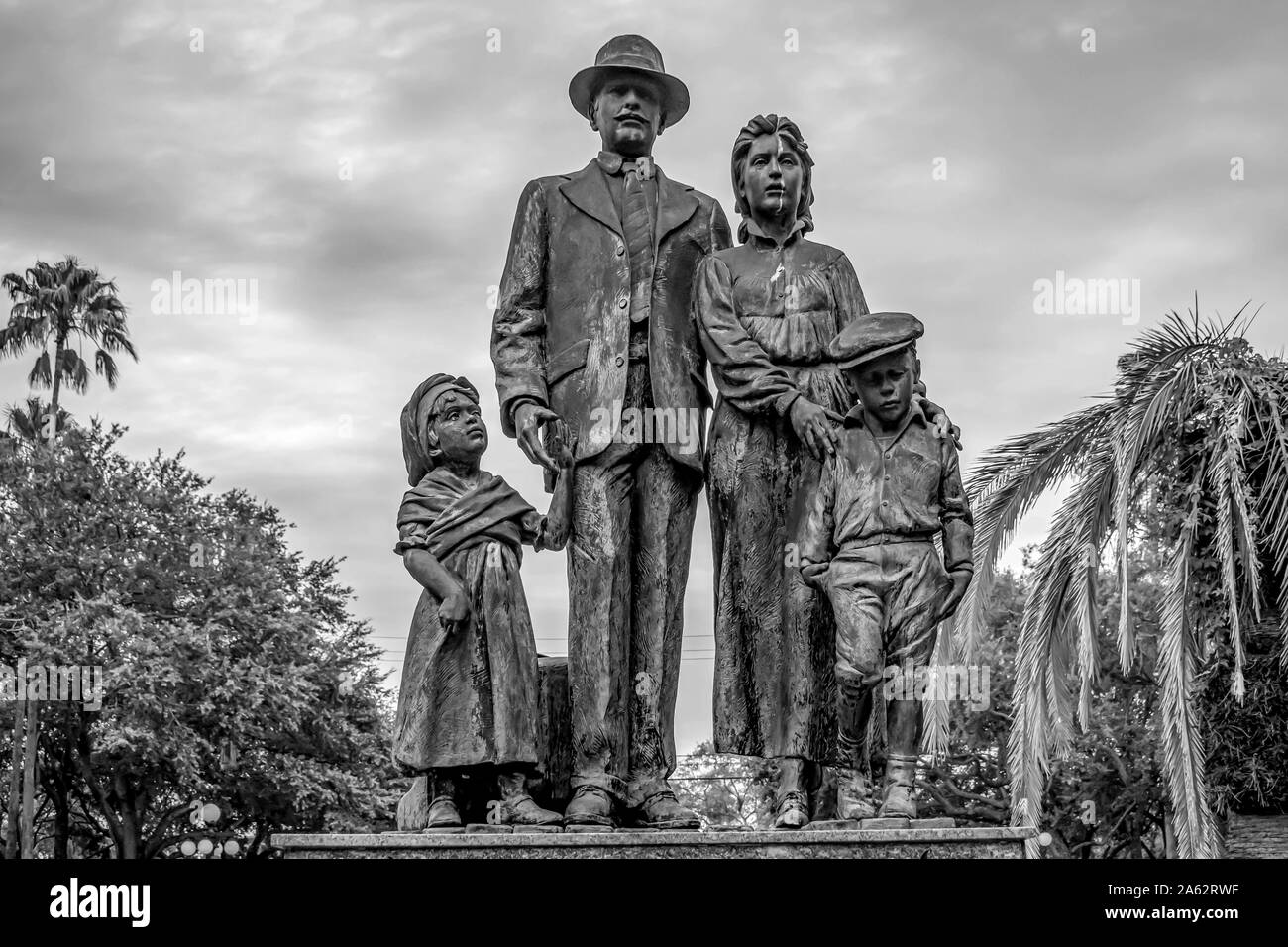 Tampa Bay, Florida. July 12, 2019 . Inmigrant Family Statue in ...