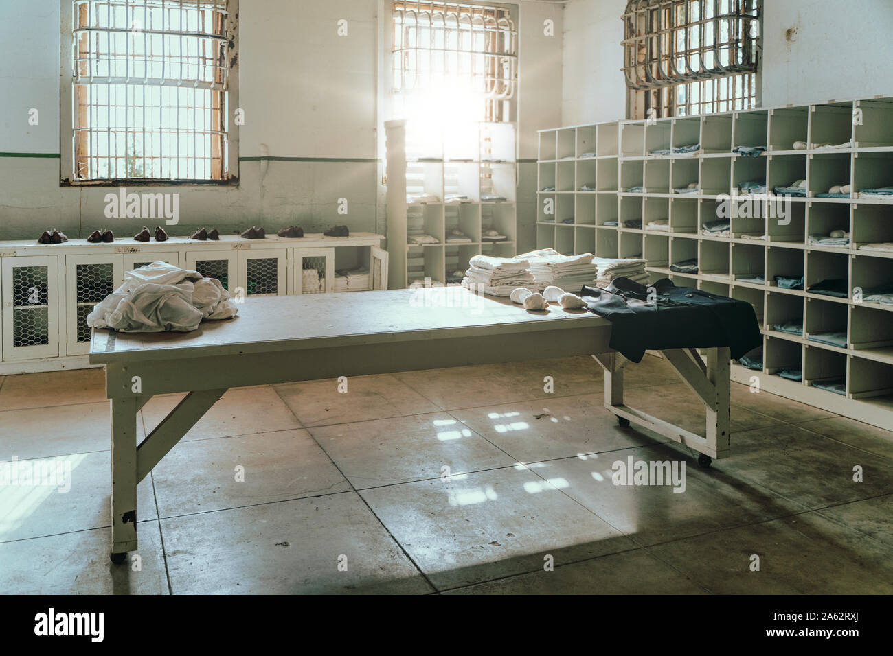 Inside alcatraz prison hi-res stock photography and images - Alamy