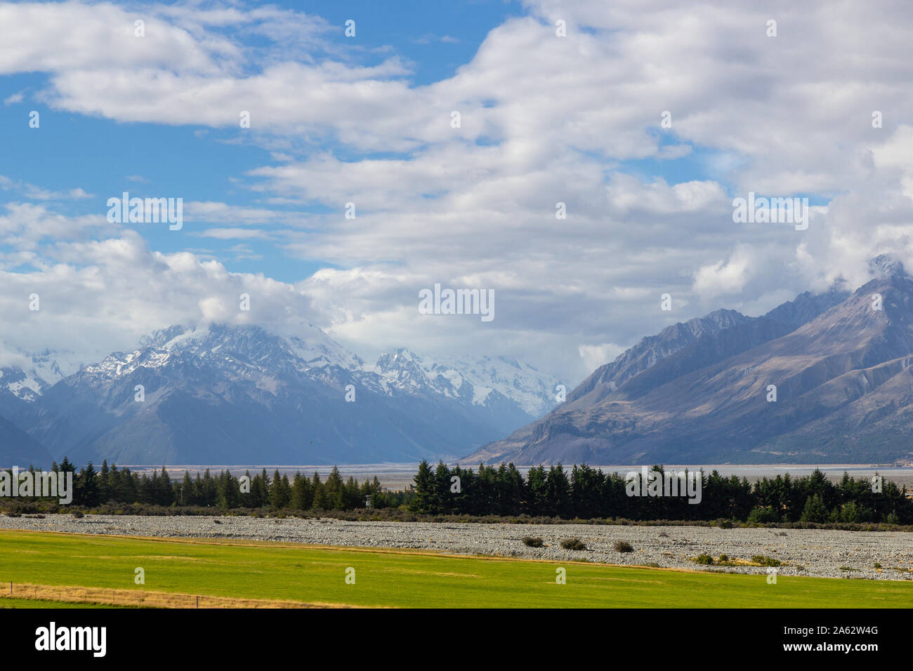 Mount cook village new zealand hi-res stock photography and images - Alamy