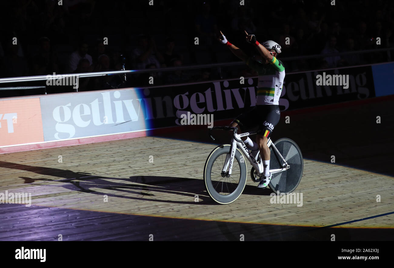 Australia’s Caleb Ewan celebrates winning the Men’s 7.5km Points Race ...