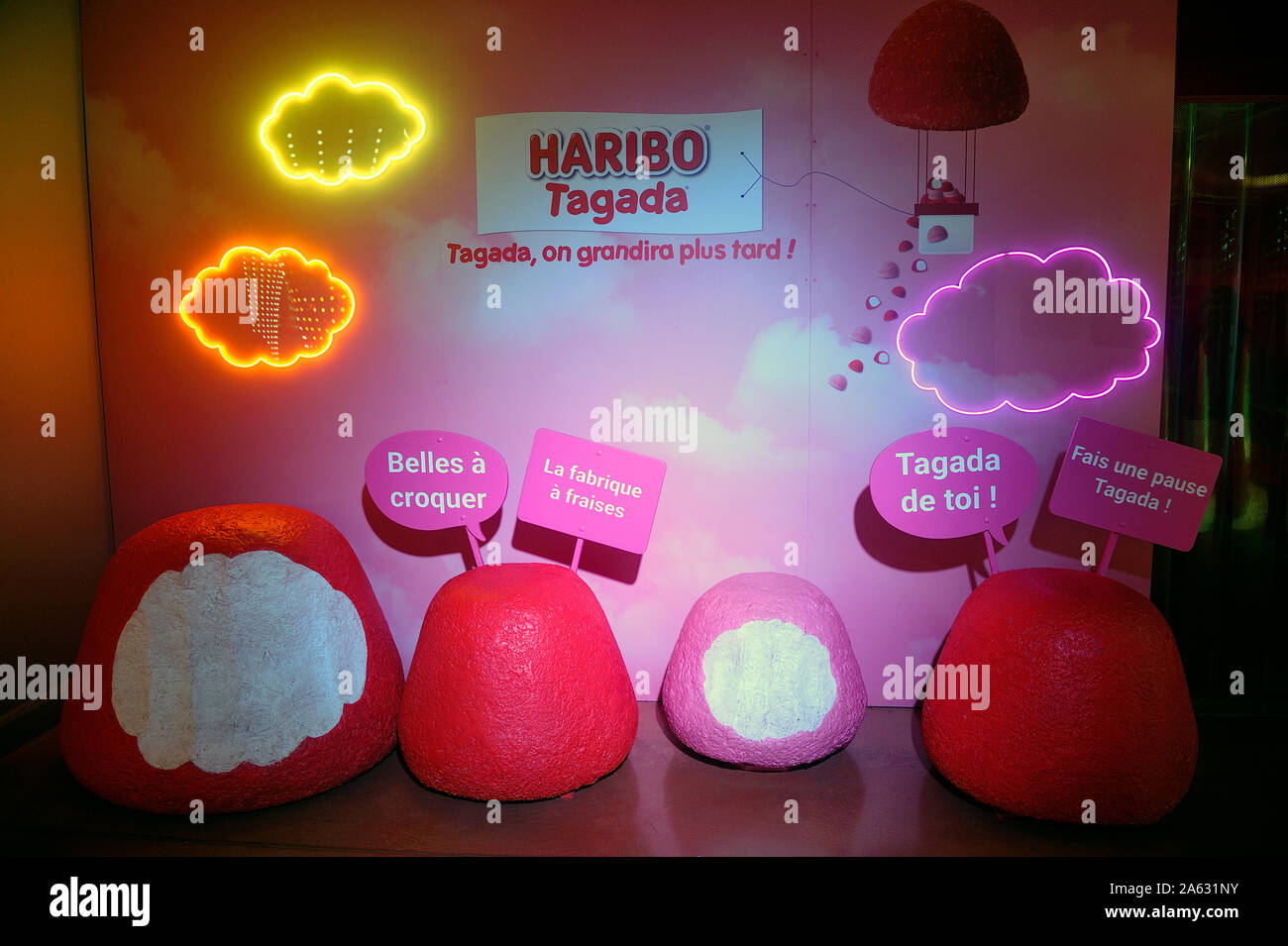 Large Tagada strawberries with the slogan will grow later at the Haribo ...