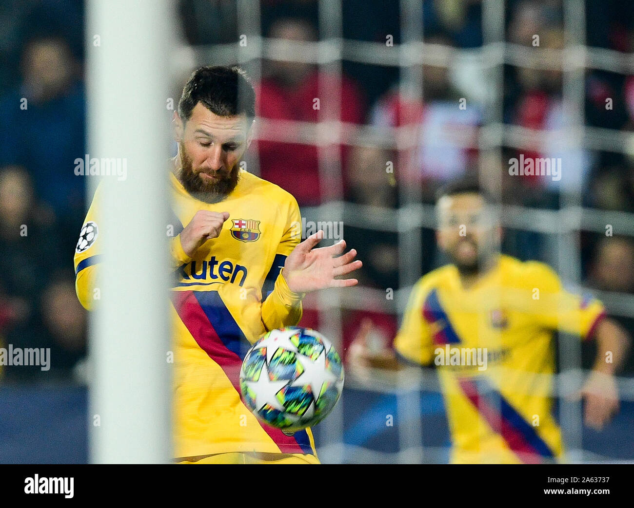 Lionel messi vs slavia praha hi-res stock photography and images - Alamy