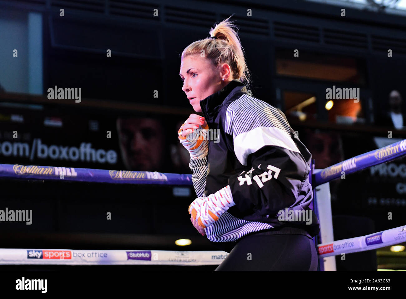 Matchroomboxing presents public workout hi-res stock photography and ...