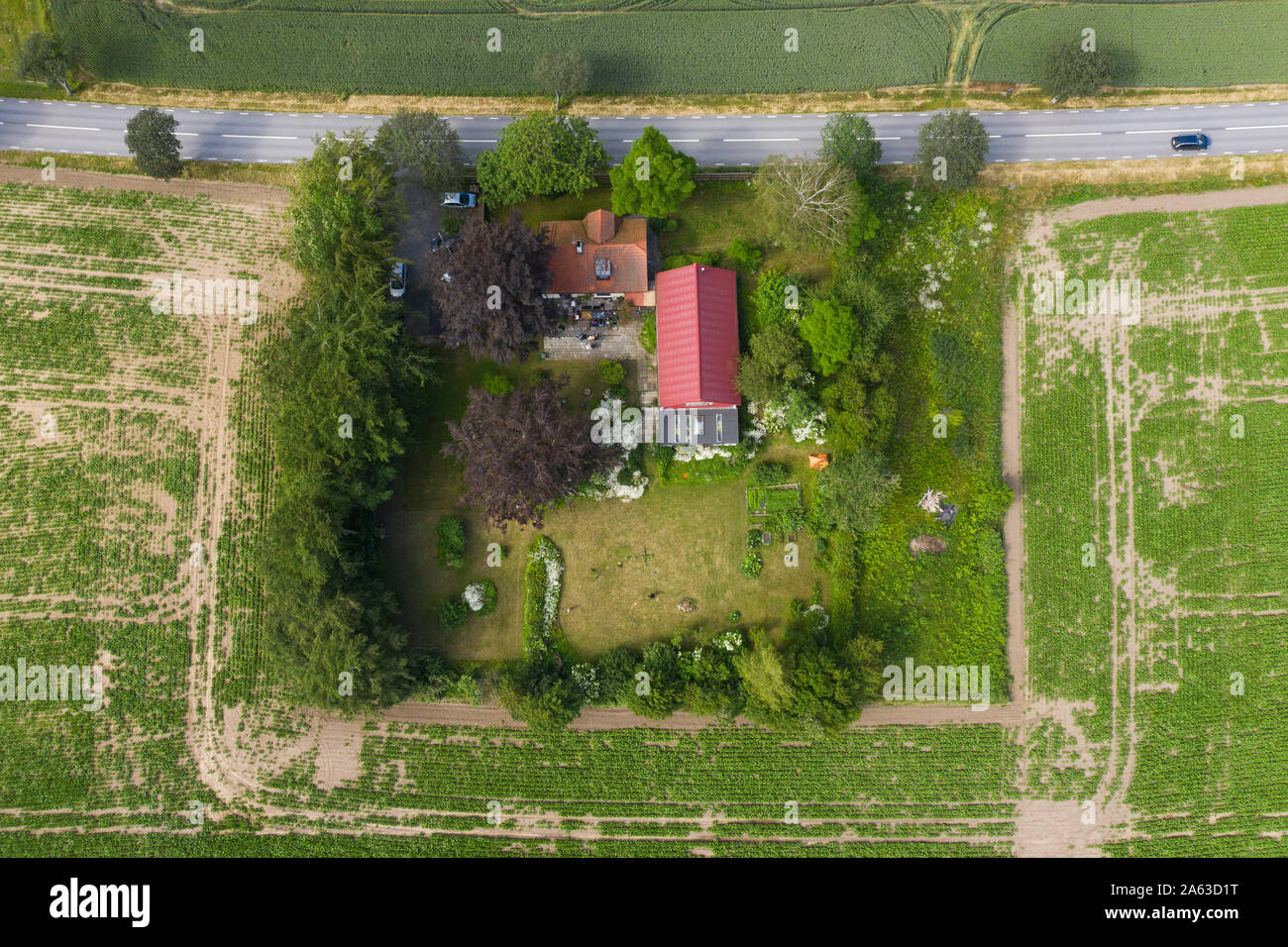 Aerial old barn farm house hi-res stock photography and images - Alamy