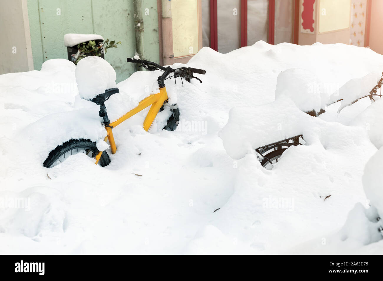 Cycling netherlands snow hi-res stock photography and images - Alamy