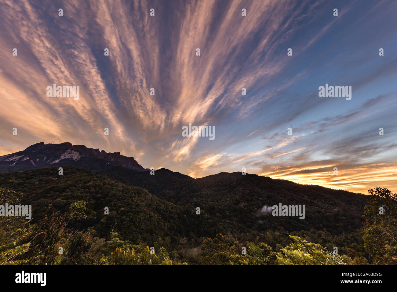 Mount kinabalu scenery hi-res stock photography and images - Alamy