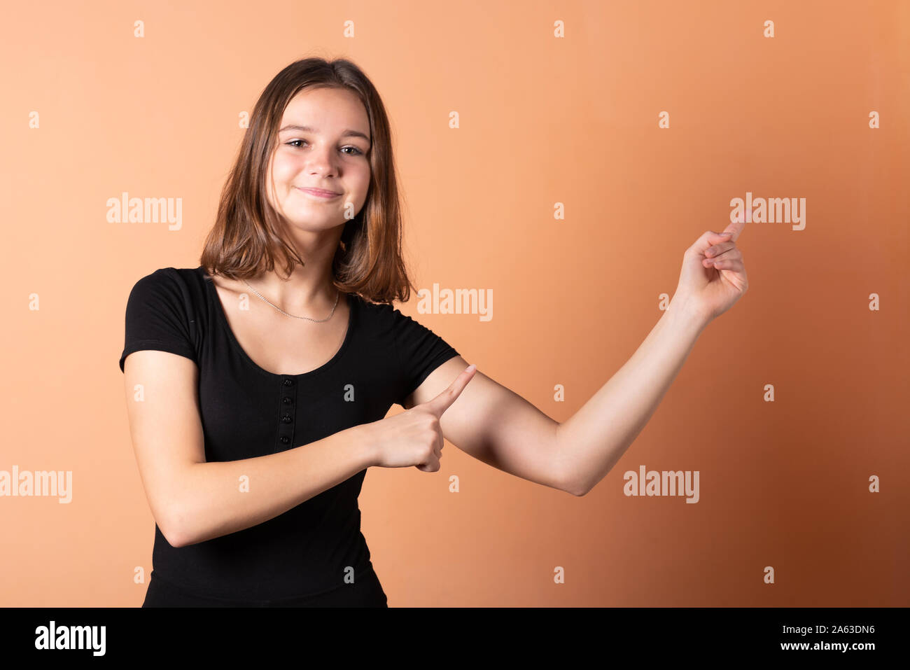Finger pointing right direction hi-res stock photography and images - Alamy