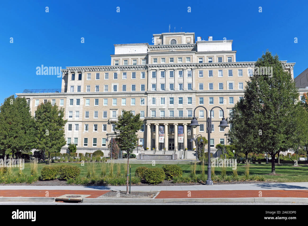 Uh lakeside building hi-res stock photography and images - Alamy
