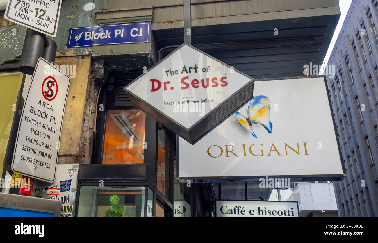 Victoria road signs hi-res stock photography and images - Alamy