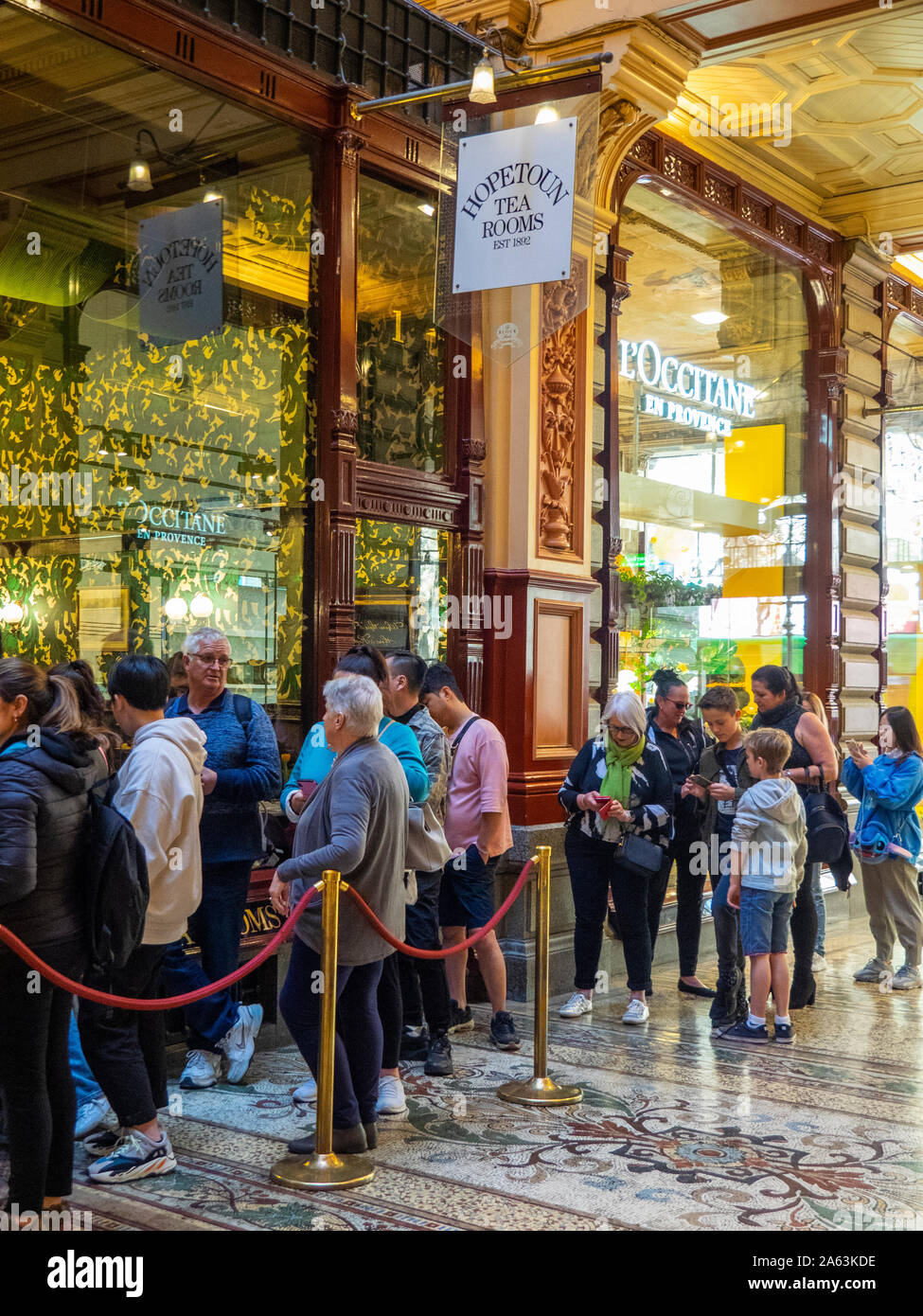People queuing outside Hopetoun Tea Rooms in the Block Arcade Melbourne ...