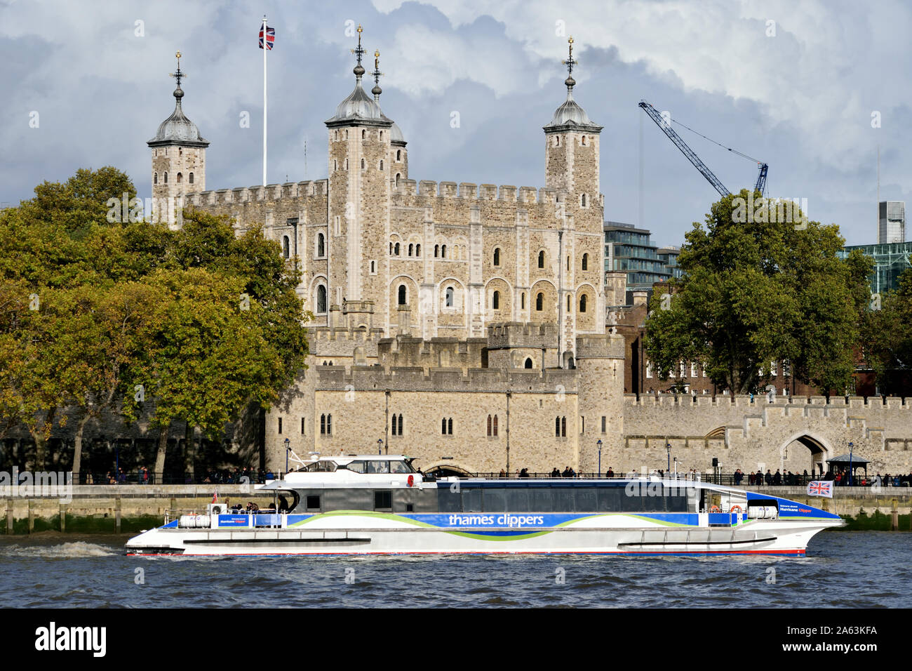 Thames clipper landmark hi-res stock photography and images - Alamy