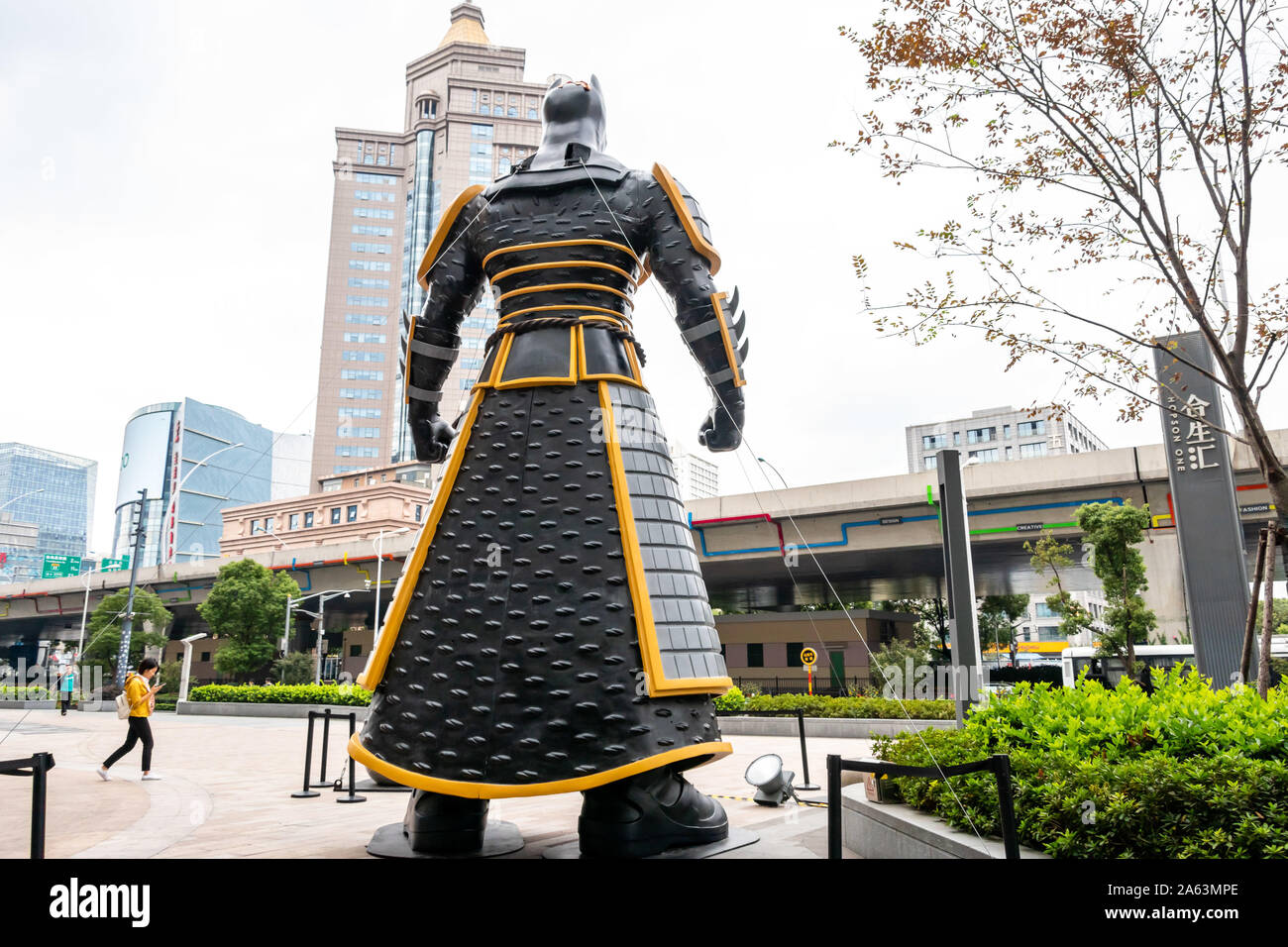 Chinabatmanstatue hi-res stock photography and images - Alamy