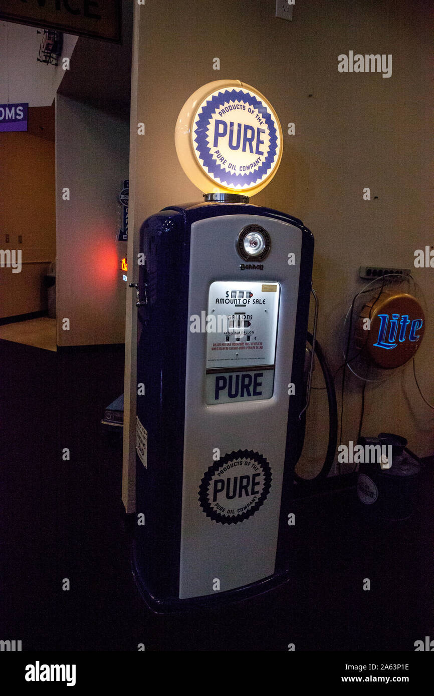 Pure oil gasoline company hi-res stock photography and images - Alamy