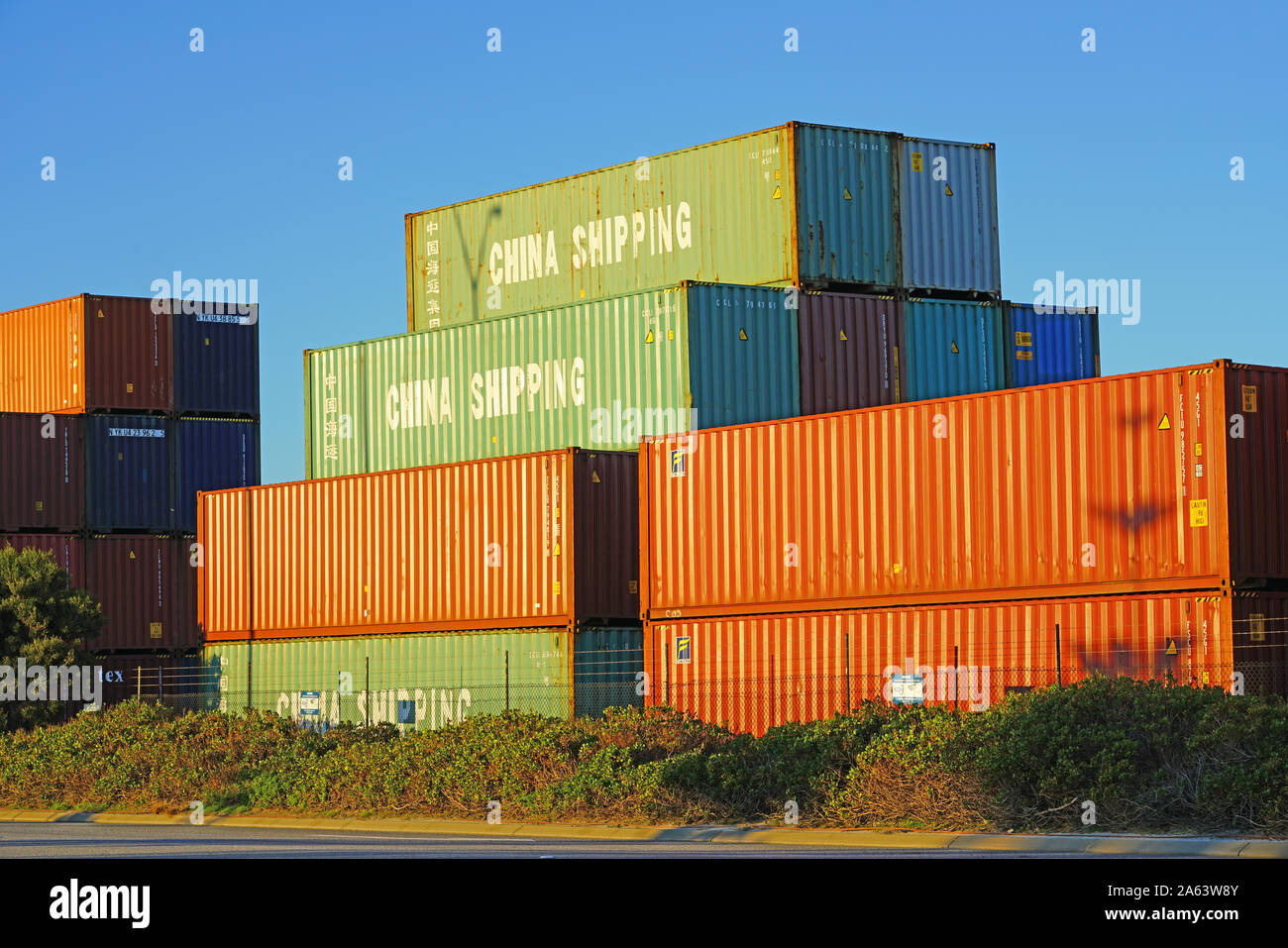 China shipping container lines hi-res stock photography and images - Alamy