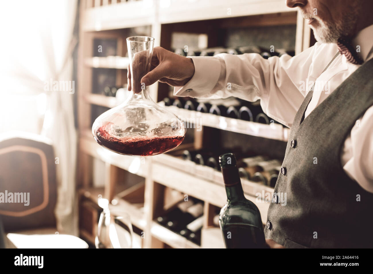 Decantation hi-res stock photography and images - Alamy