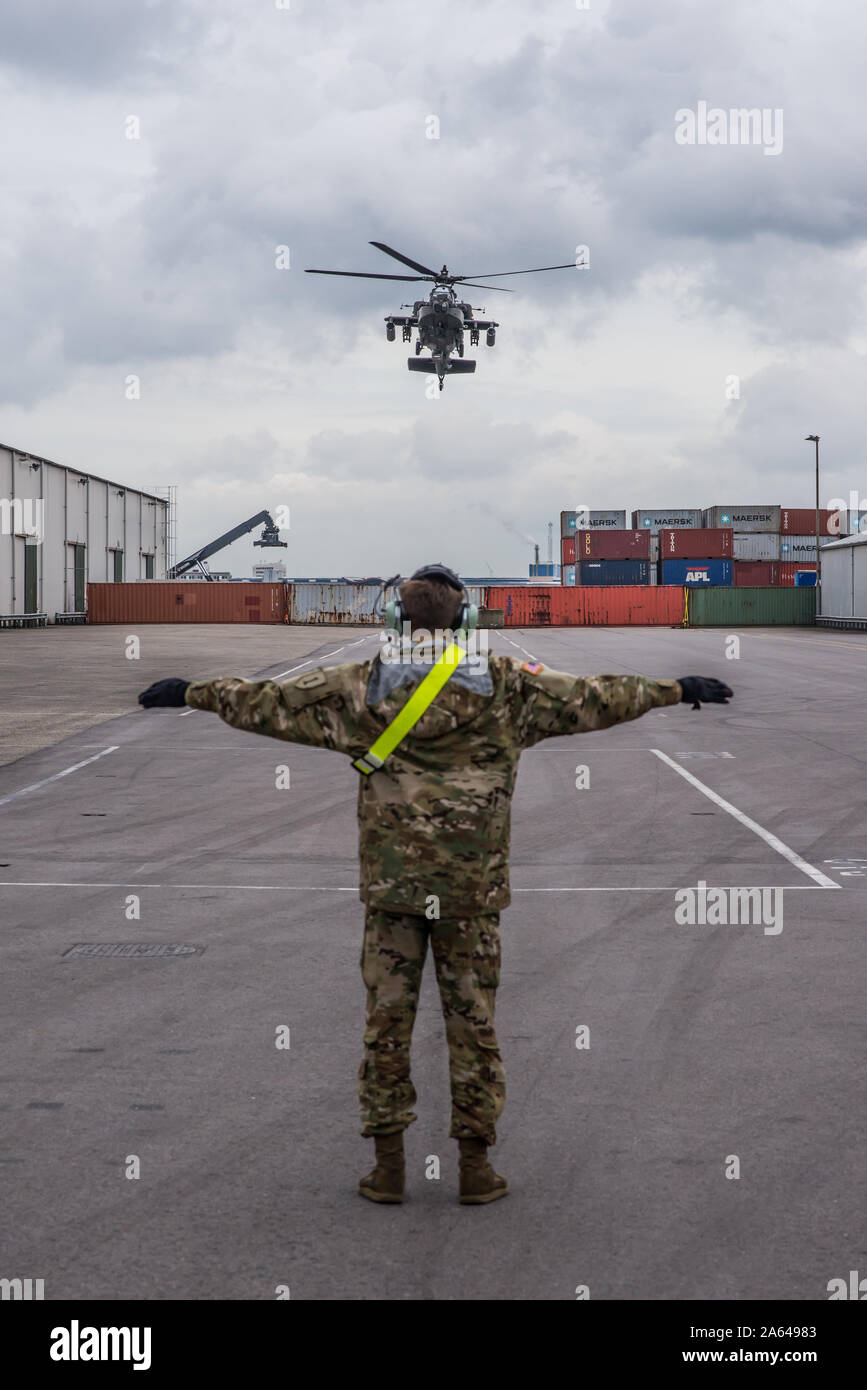 Soldiers from the 1st Combat Aviation Brigade, 1st Infantry Division ...