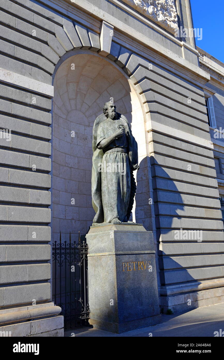 Almudena Church (Catedral de Santa Maria la Real de la Almudenaon) in ...
