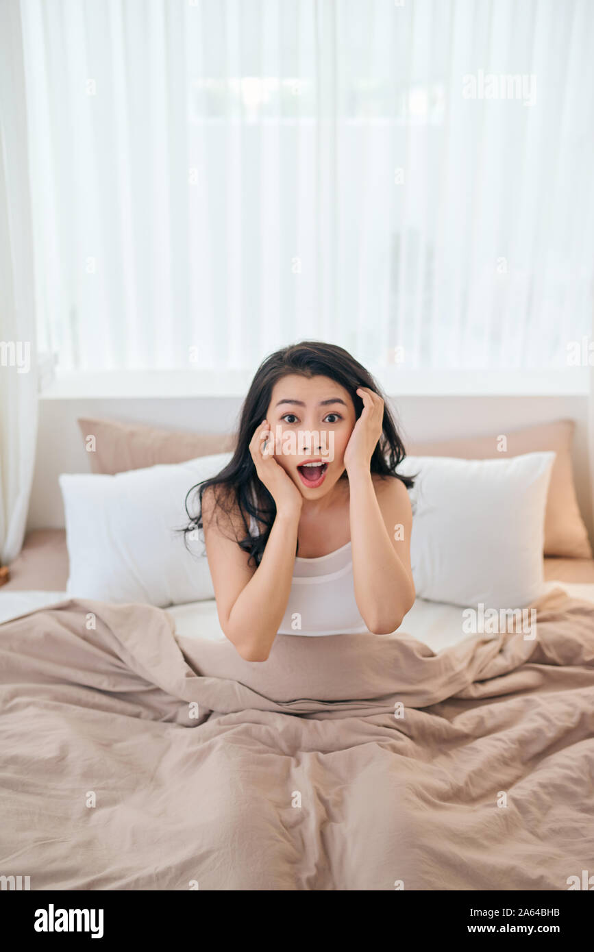 Girl shocked hi-res stock photography and images - Alamy