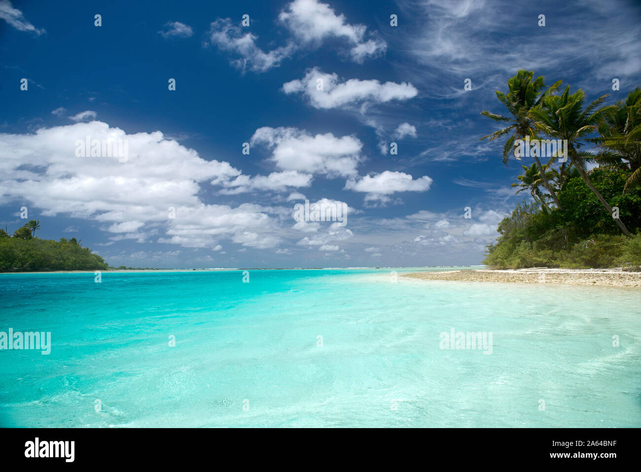 Cook island aitutaki blue lagoon hi-res stock photography and images ...