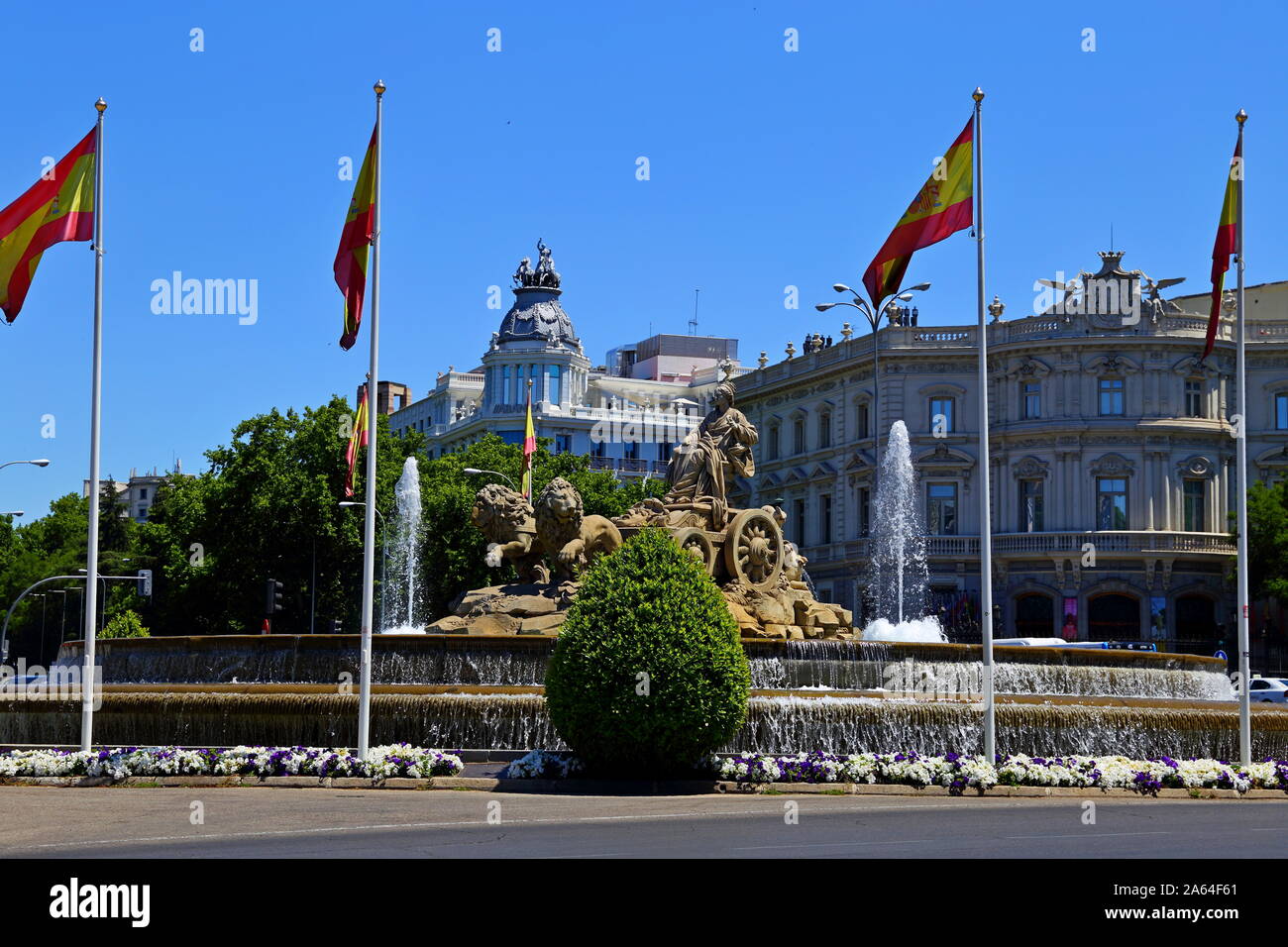 Fountain goddess cybele fuente de hi-res stock photography and images ...