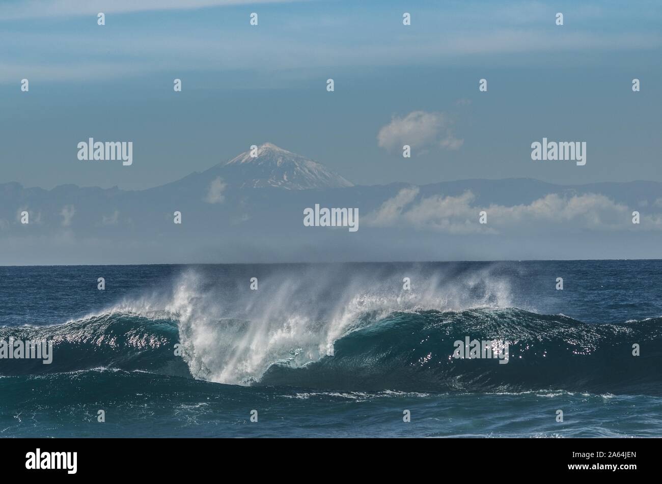 Tidal waves hi-res stock photography and images - Alamy