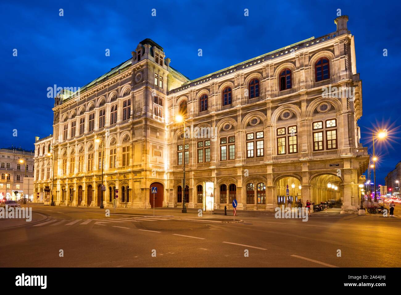 State Opera, night shot, Vienna, Austria Stock Photo - Alamy
