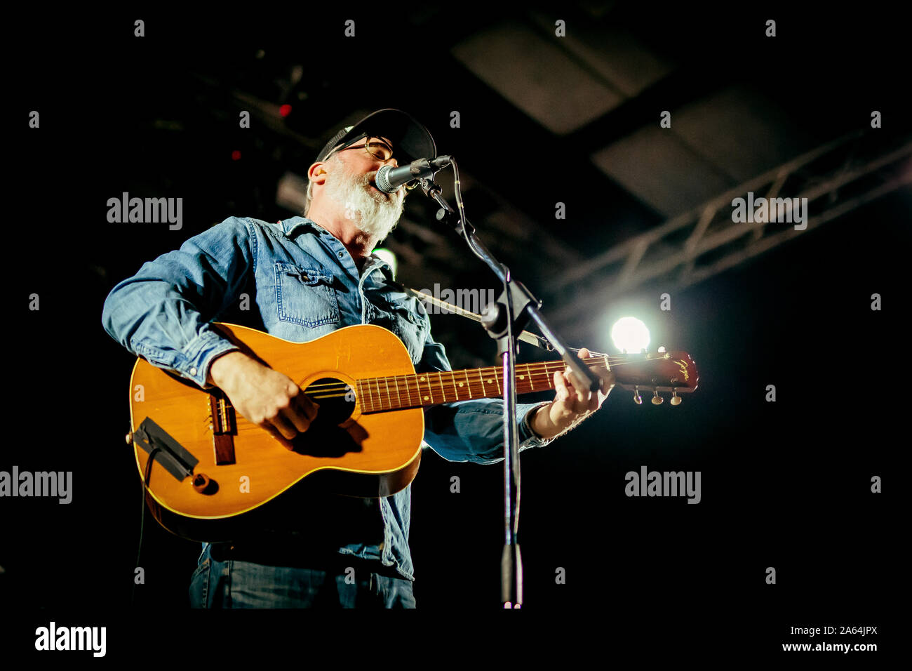 Rock band cake singer john hi-res stock photography and images - Alamy