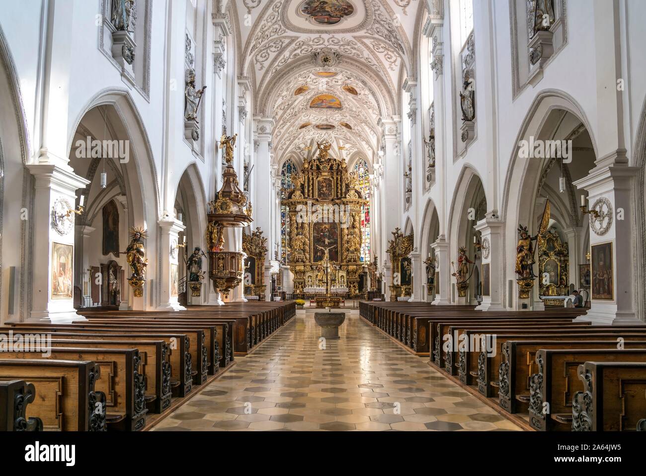 Interior and altar of the parish church Maria Himmelfahrt, Landsberg am ...