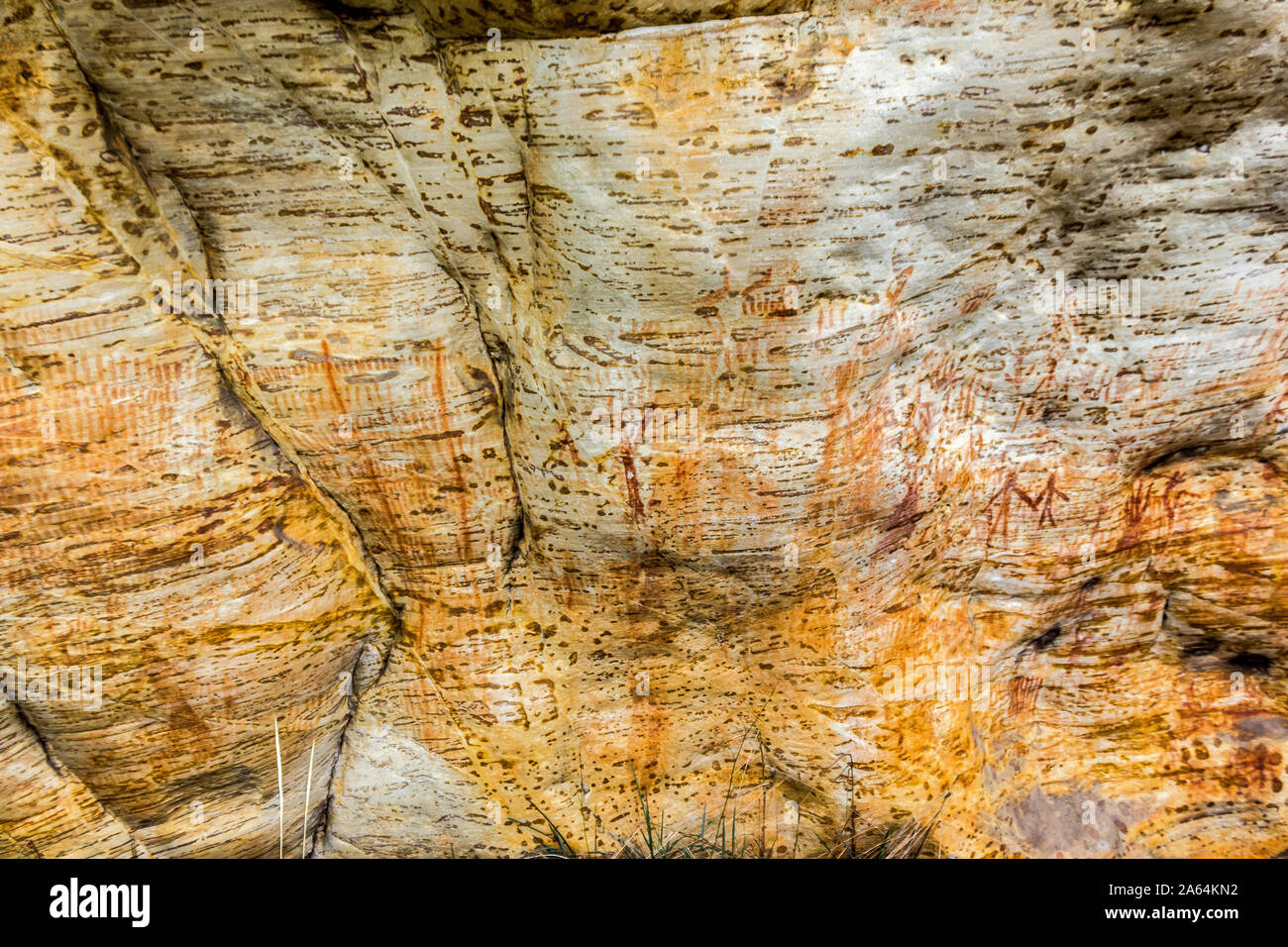 Ancient Aboriginal Art: hand prints, animal herds, spiral, australia ...