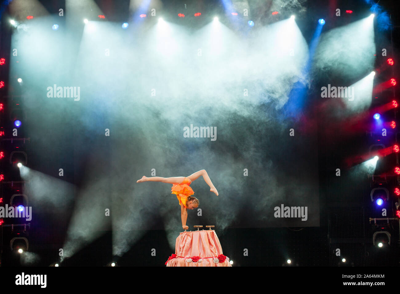 performances beautiful girls gymnasts in the circus Stock Photo - Alamy