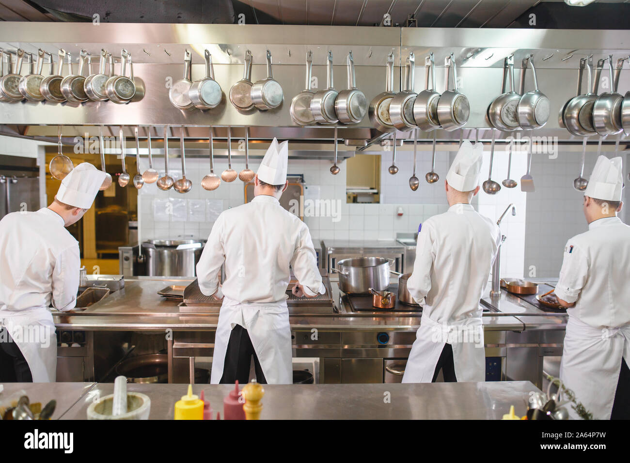 cook cooks in a restaurant Stock Photo - Alamy